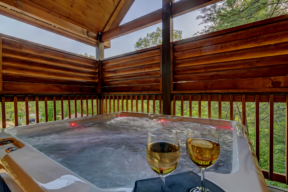 A Cozy Mountain Hideaway Luxury 1 Bedroom Cabin – Smoky Mountain ...